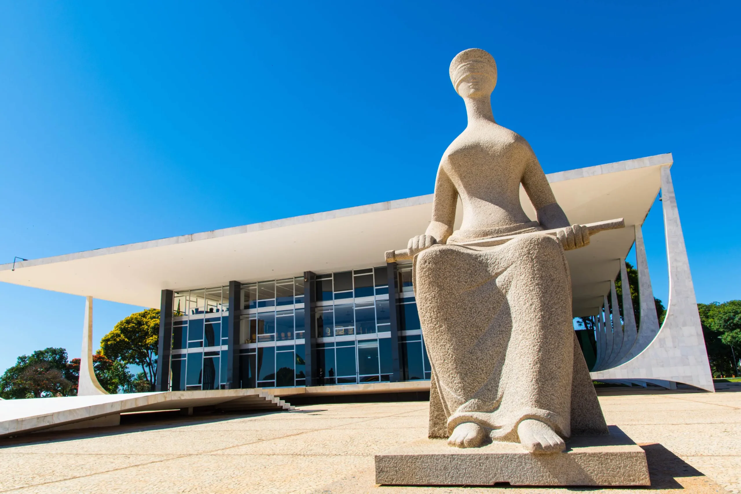 STF acolhe pedido da Defensoria da Bahia e veda condução coercitiva de ...